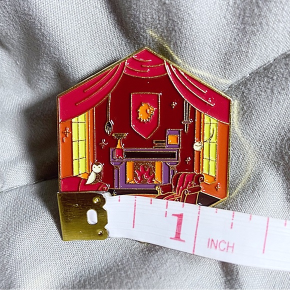 Warner Bros. | Jewelry | Pin Gryffindor Common Room Hogwarts House ...